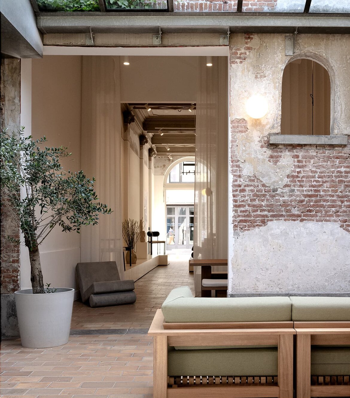Antwerpen Flagship Store