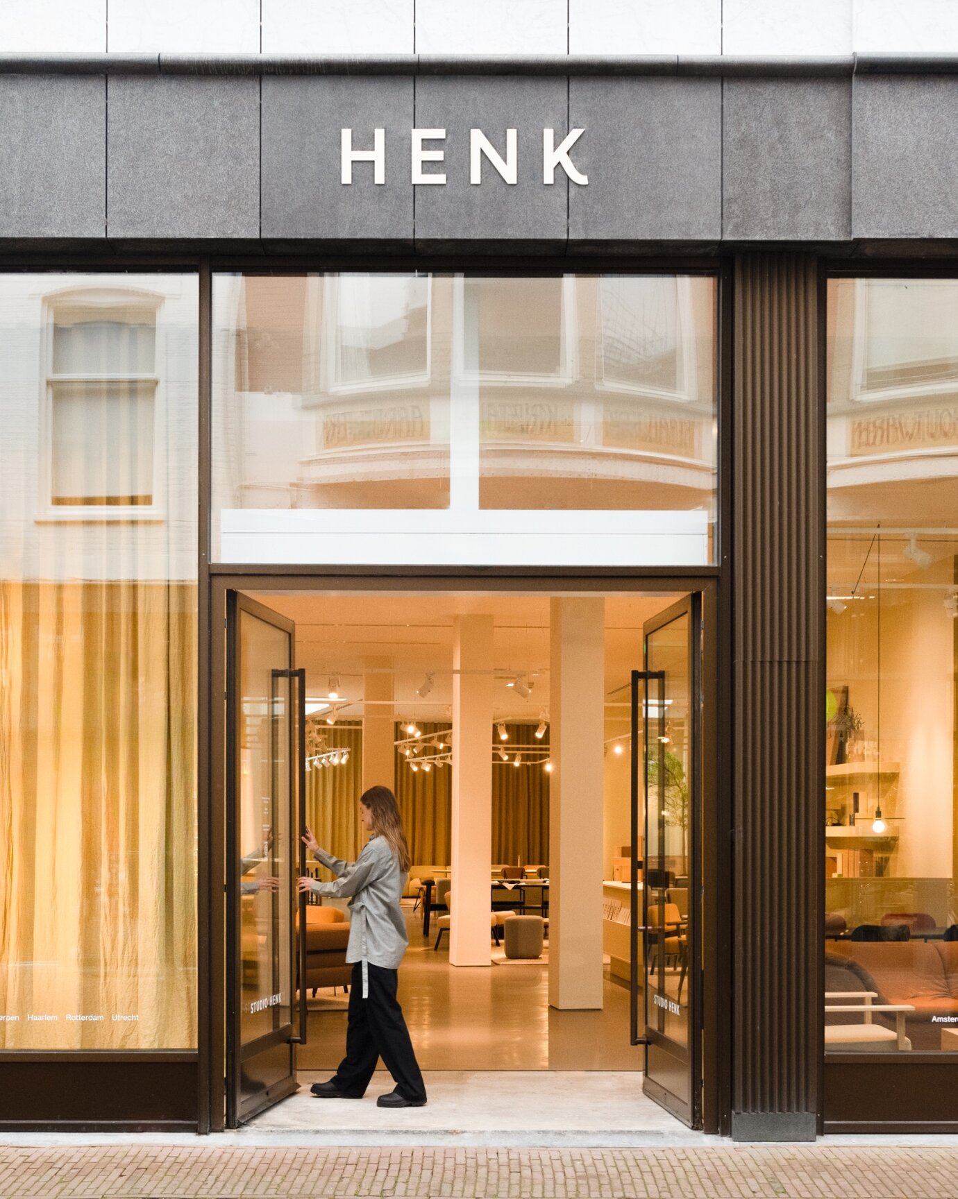 Paste dining table: Space of elegance | Studio HENK