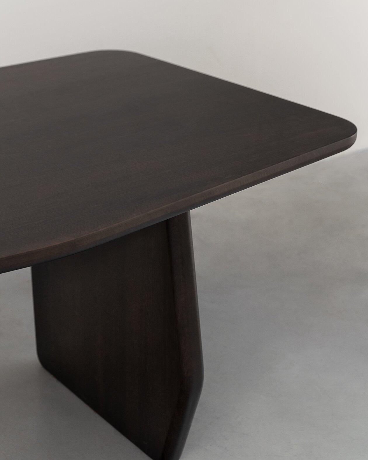 Slant coffee table | Studio HENK