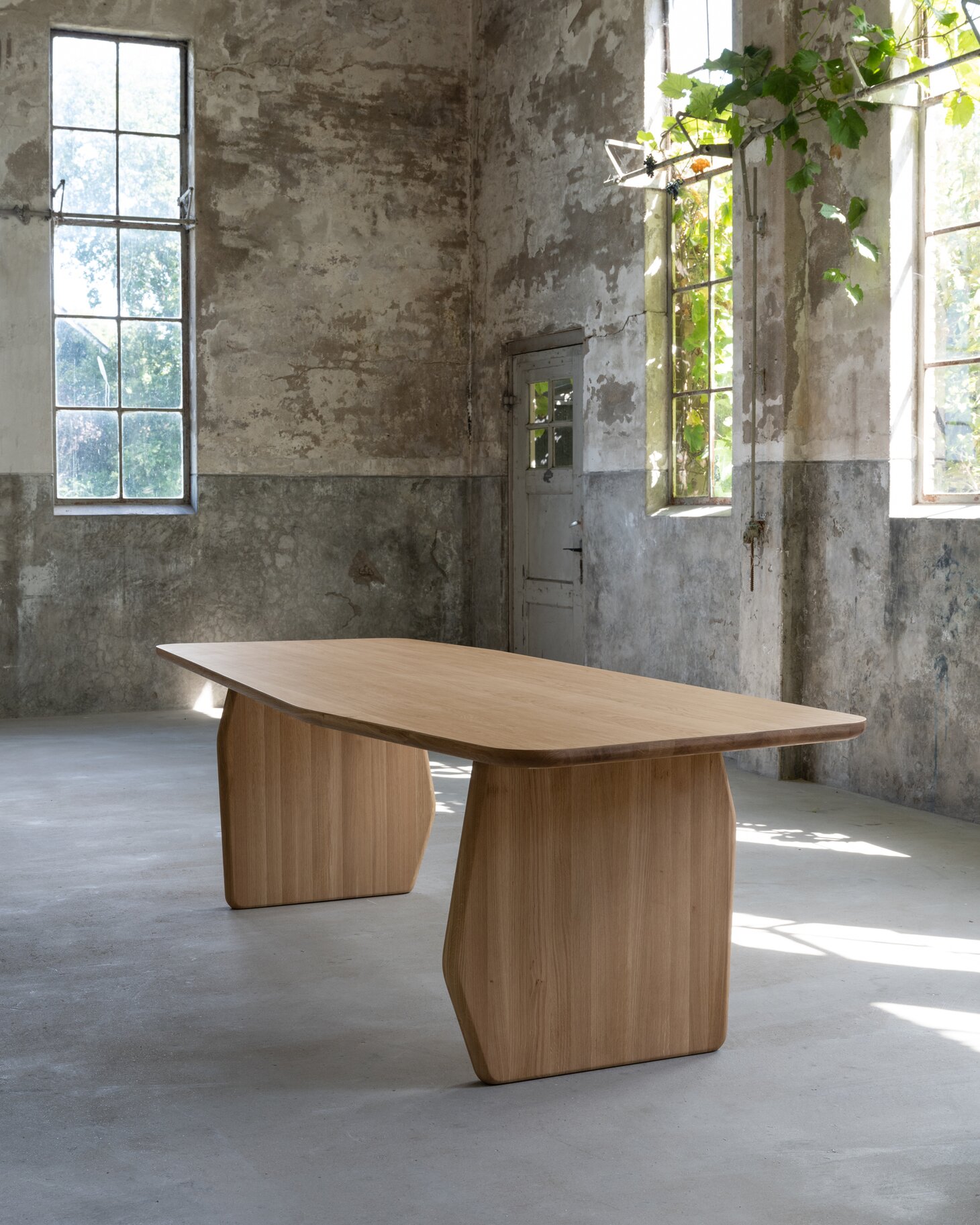 Slant coffee table | Studio HENK